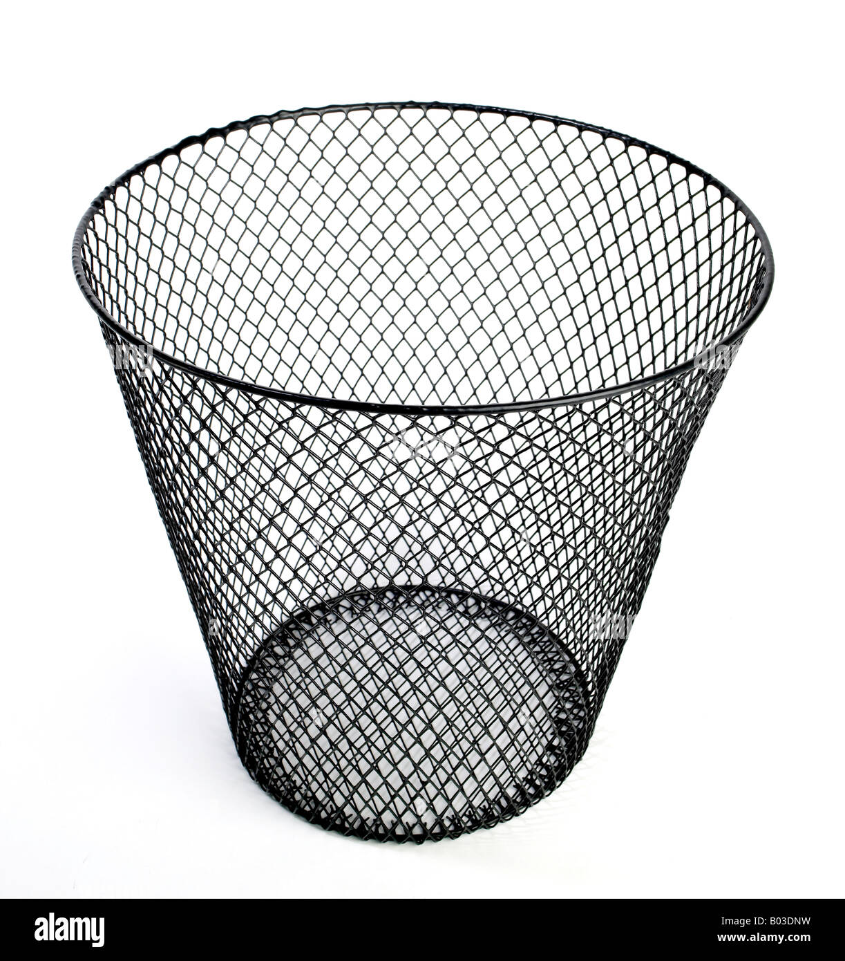 Black wire basket hi-res stock photography and images - Alamy