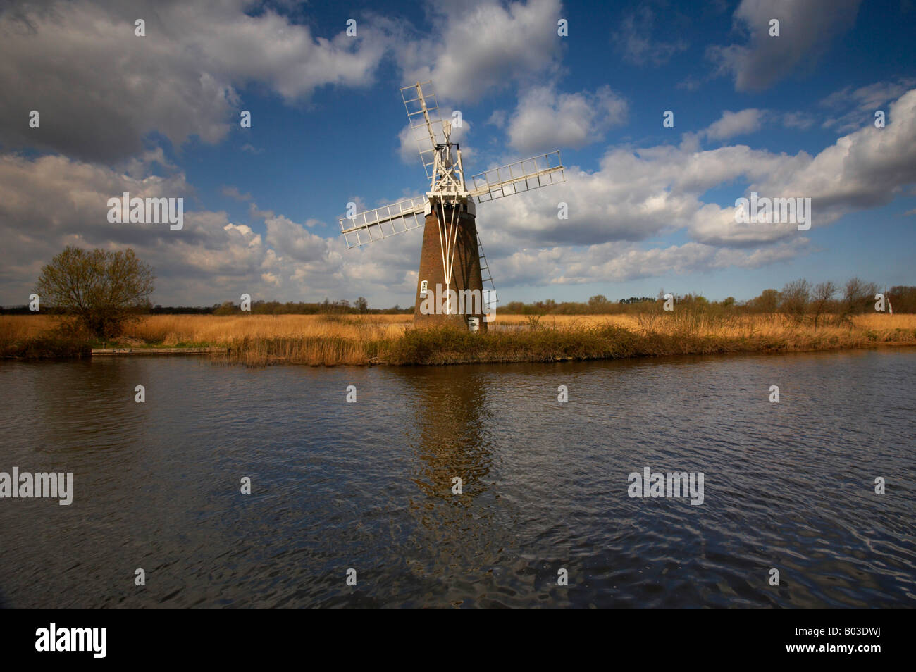 Turf fen windmill hi-res stock photography and images - Alamy