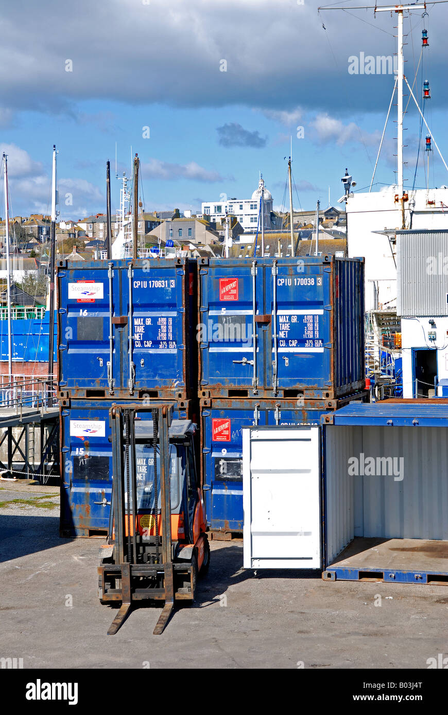 Container port vertical hi-res stock photography and images - Alamy