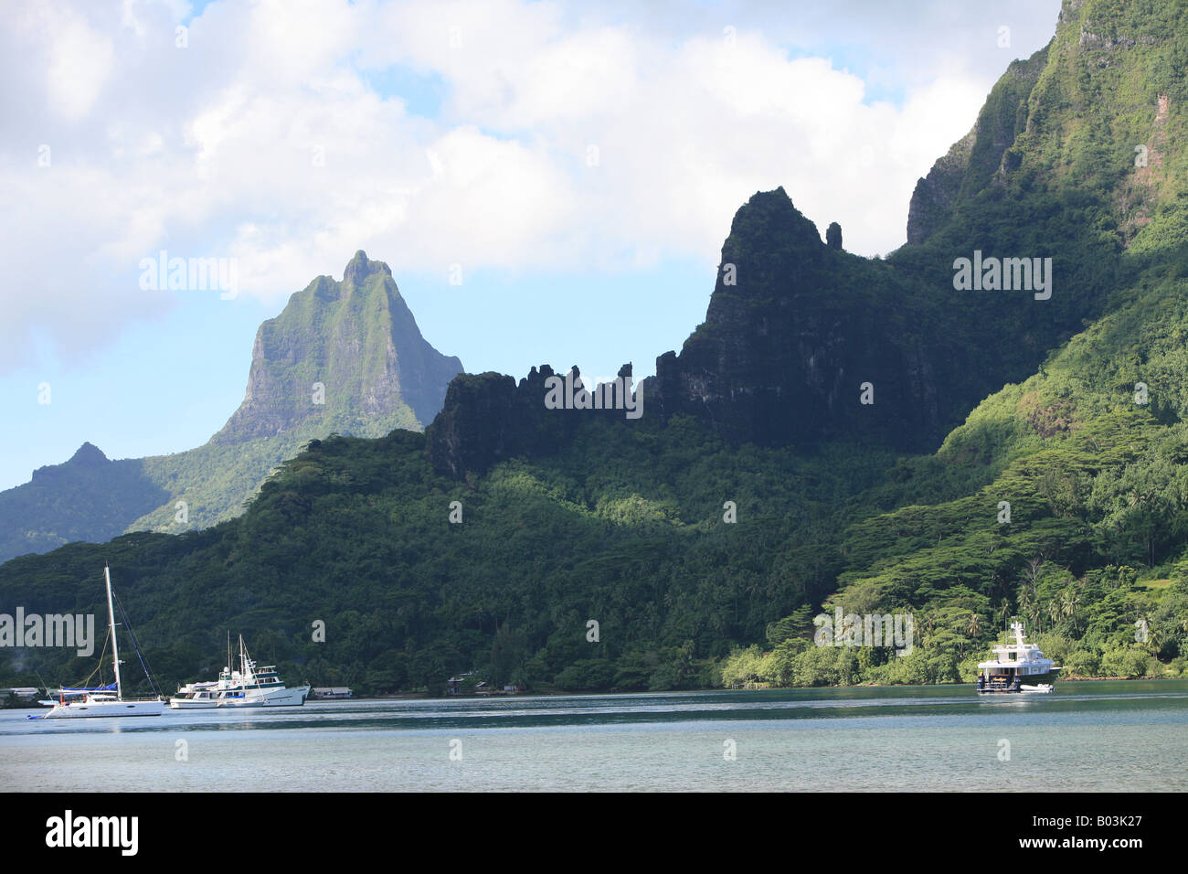 Moorea - Captain Cooks bay Stock Photo - Alamy