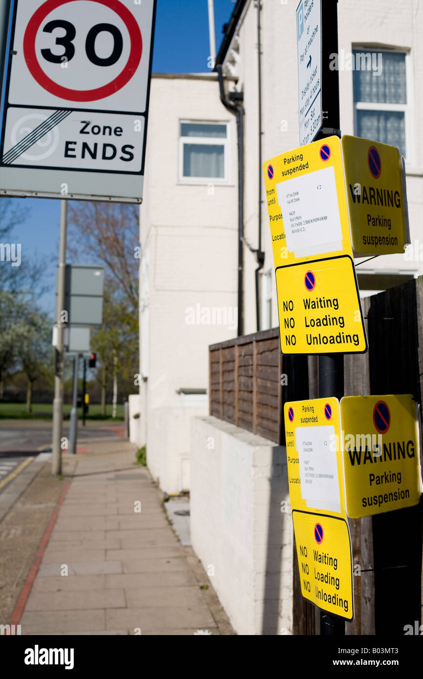 Restriction loading sign hi-res stock photography and images - Alamy