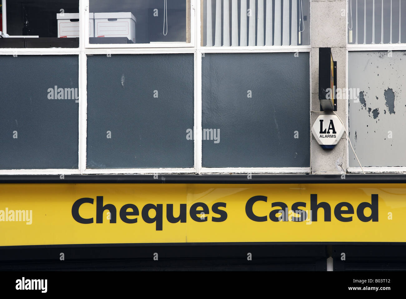 Cheques cashed sign hi-res stock photography and images - Alamy