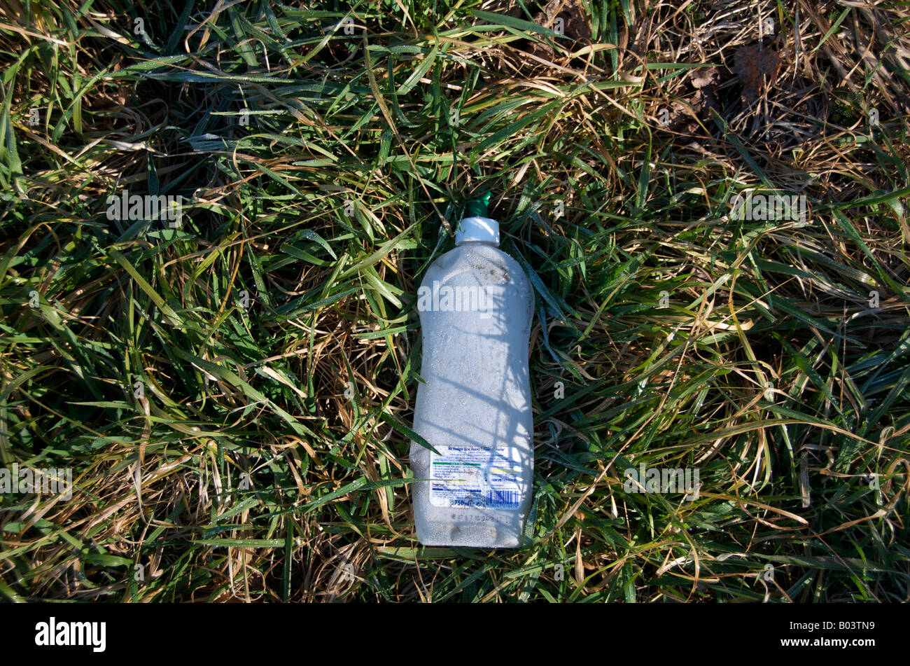 Plastic pollution reduction efforts hi-res stock photography and images ...