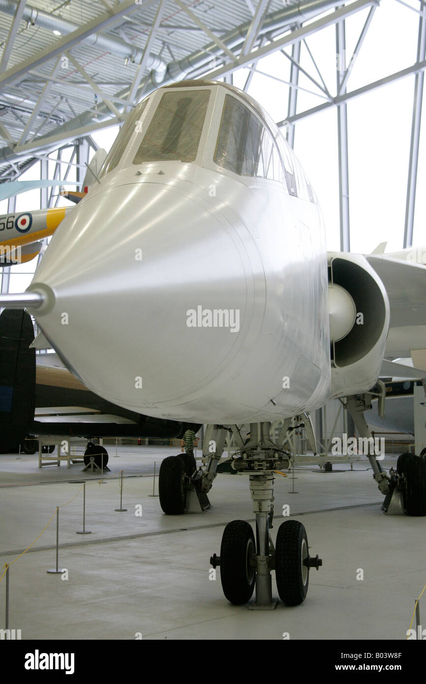 1960s bomber aircraft imperial war mu hi-res stock photography and ...