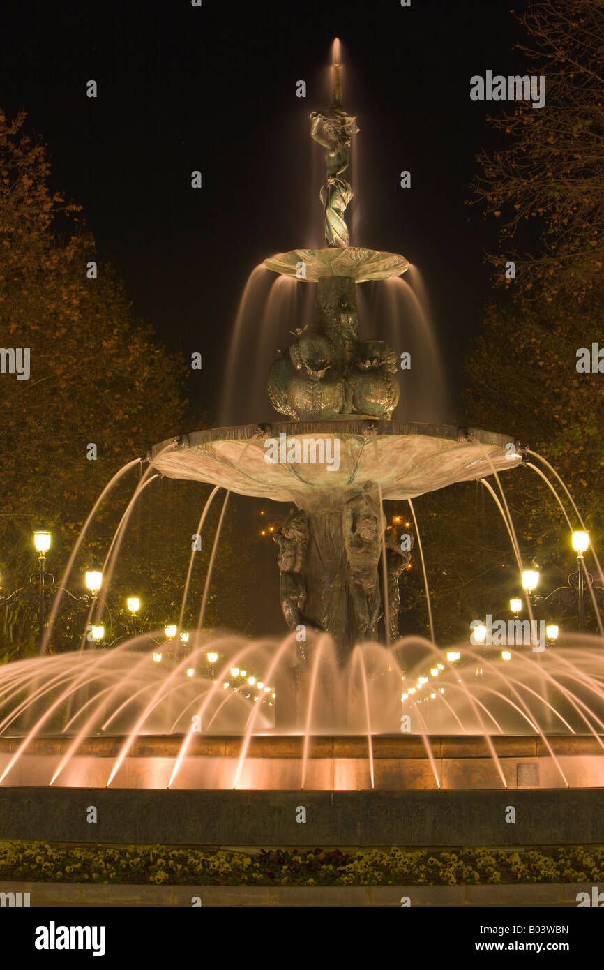 Granada water fountain hi-res stock photography and images - Alamy
