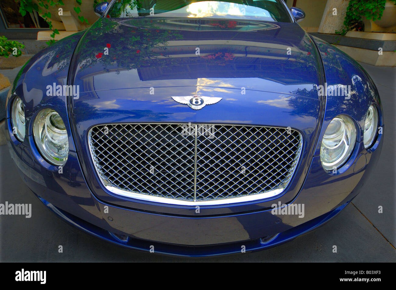 Blue bentley hi-res stock photography and images - Alamy