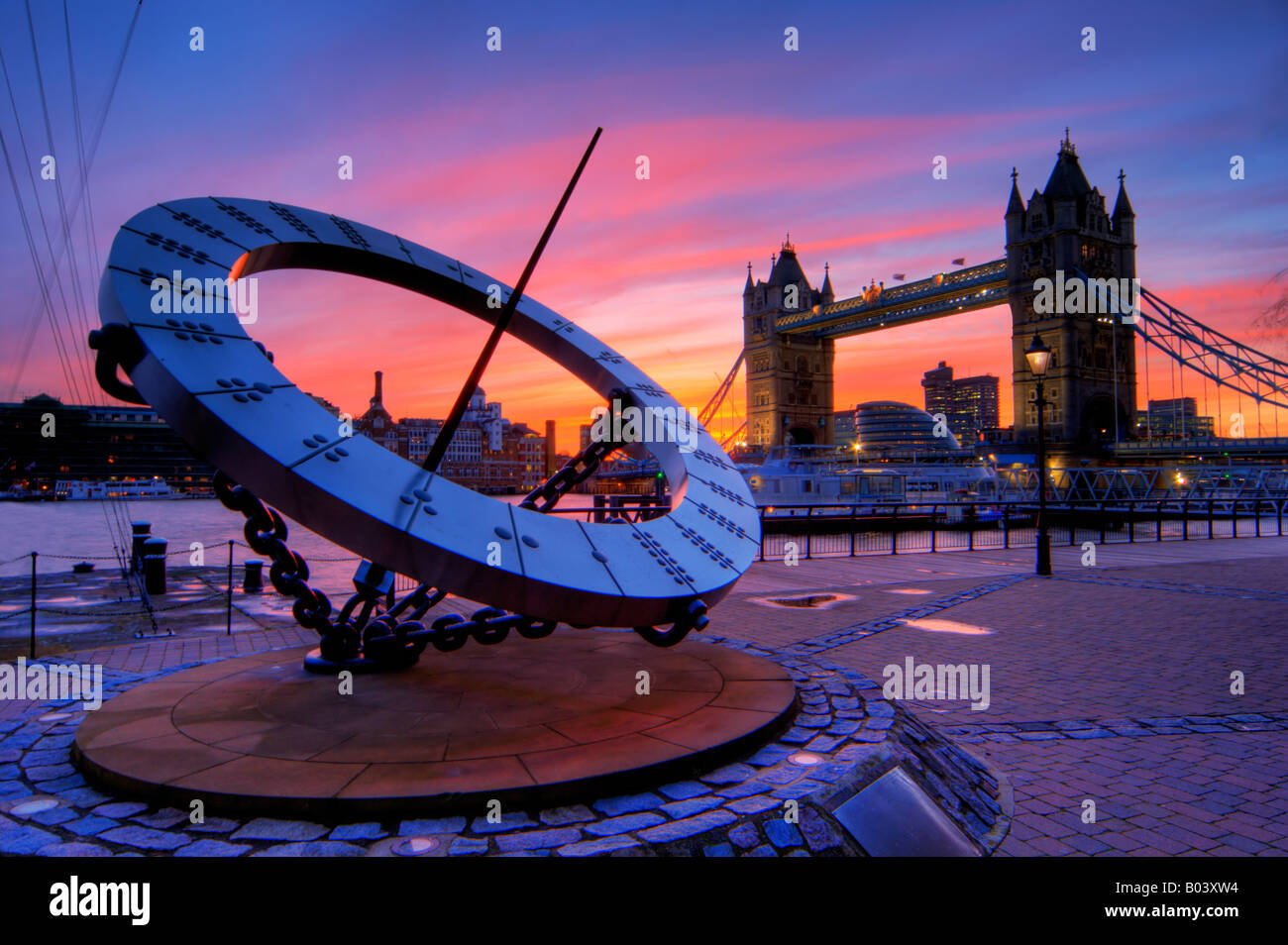 Sun dial tower bridge hi-res stock photography and images - Alamy