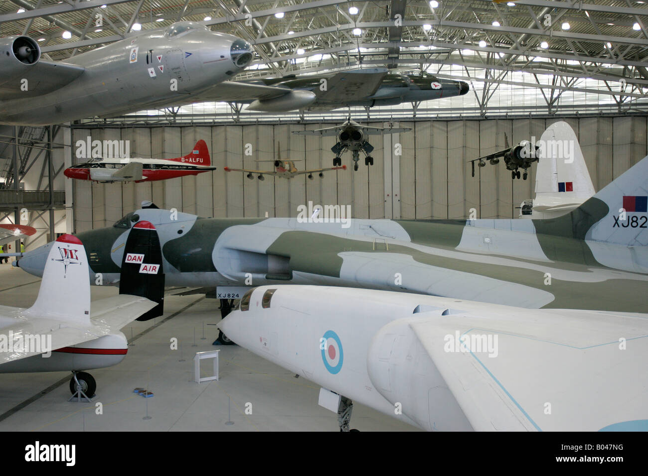 RAF TSR-2,CANBERRA, VULCAN 1960's BOMBER AIRCRAFT -IMPERIAL WAR MUSEUM ...