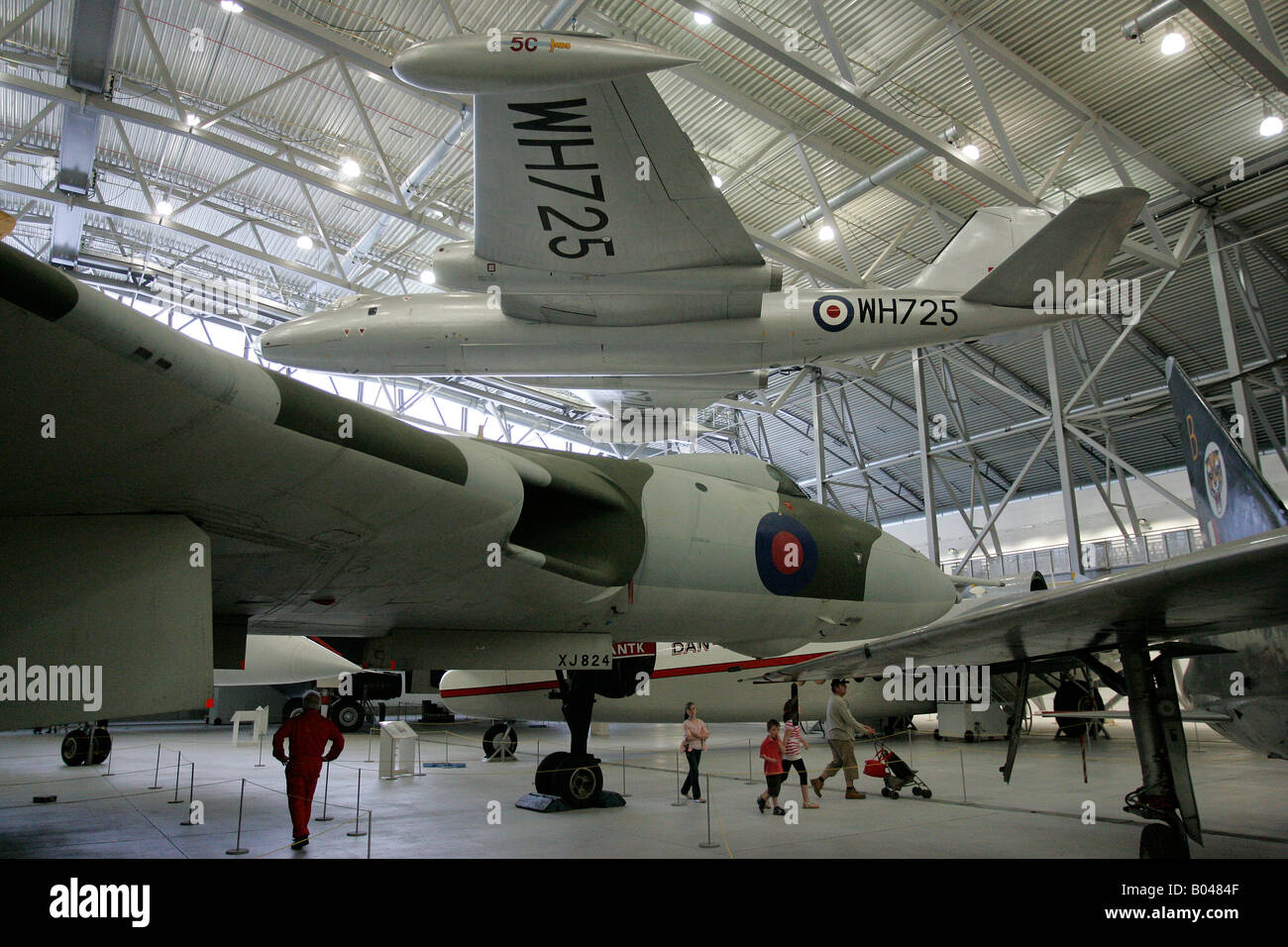 RAF VULCAN AND CANBERRA 1960's BOMBER AIRCRAFT -IMPERIAL WAR MUSEUM ...