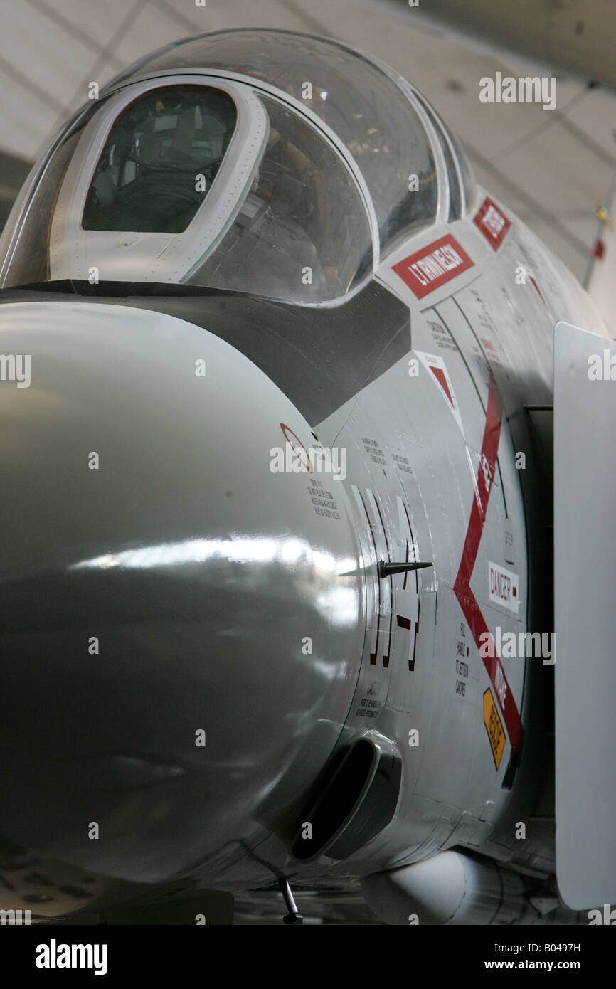 US NAVY PHANTOM JET FIGHTER AIRCRAFT COCKPIT -IMPERIAL WAR MUSEUM ...