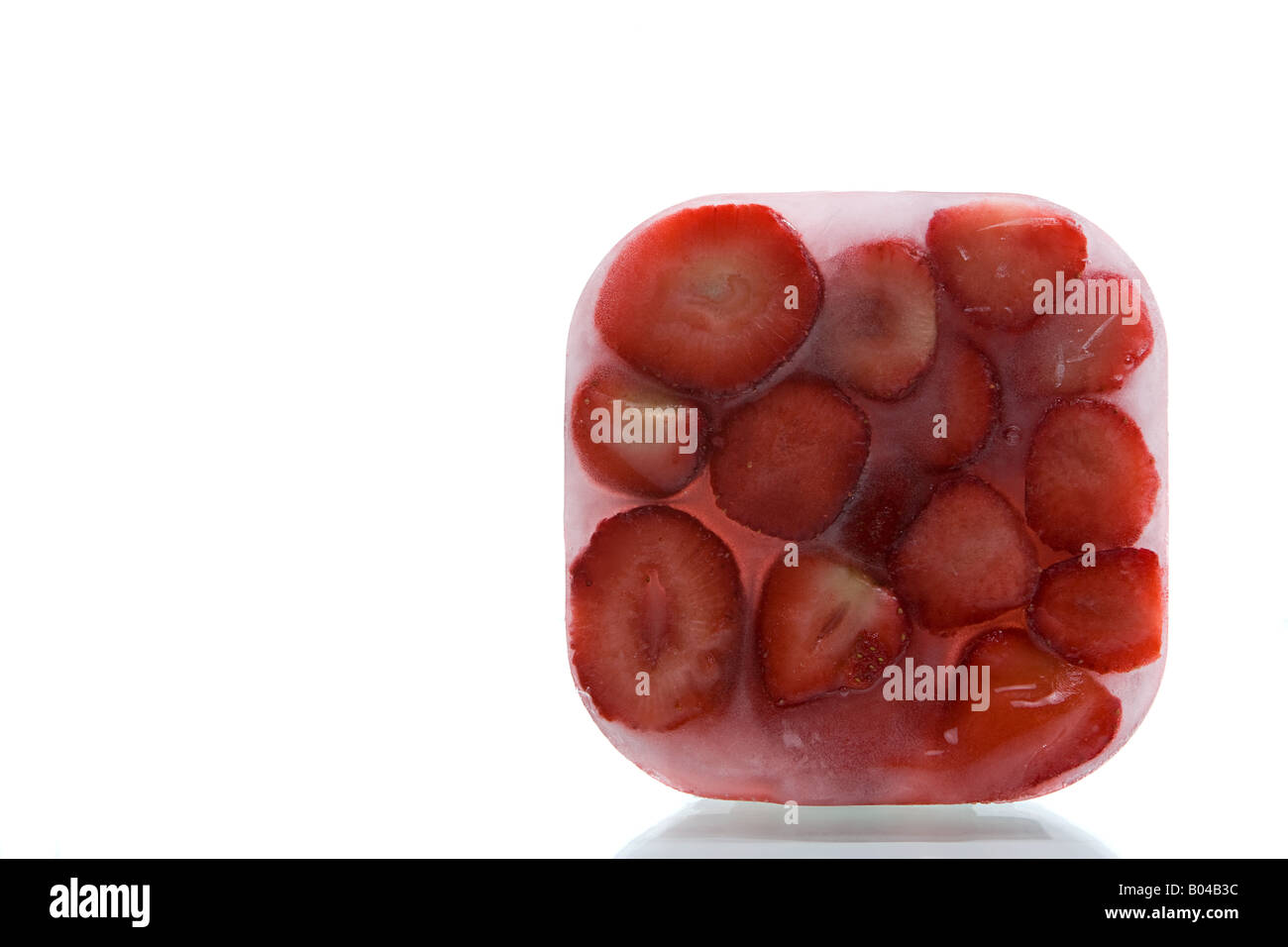 Frozen fruit strawberries hi-res stock photography and images - Alamy