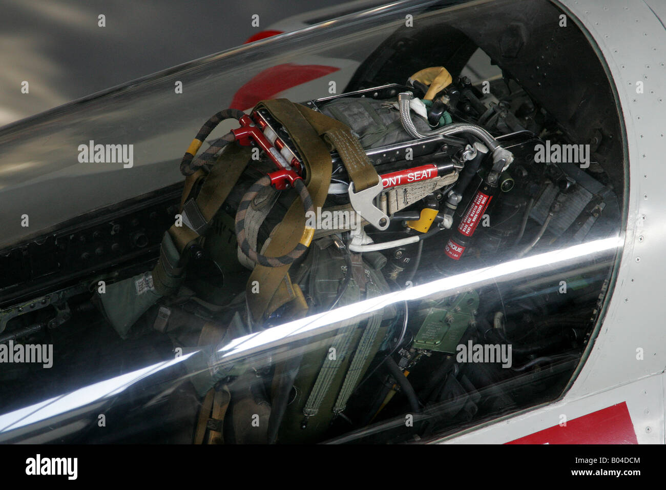 US NAVY PHANTOM JET FIGHTER AIRCRAFT COCKPIT -IMPERIAL WAR MUSEUM ...