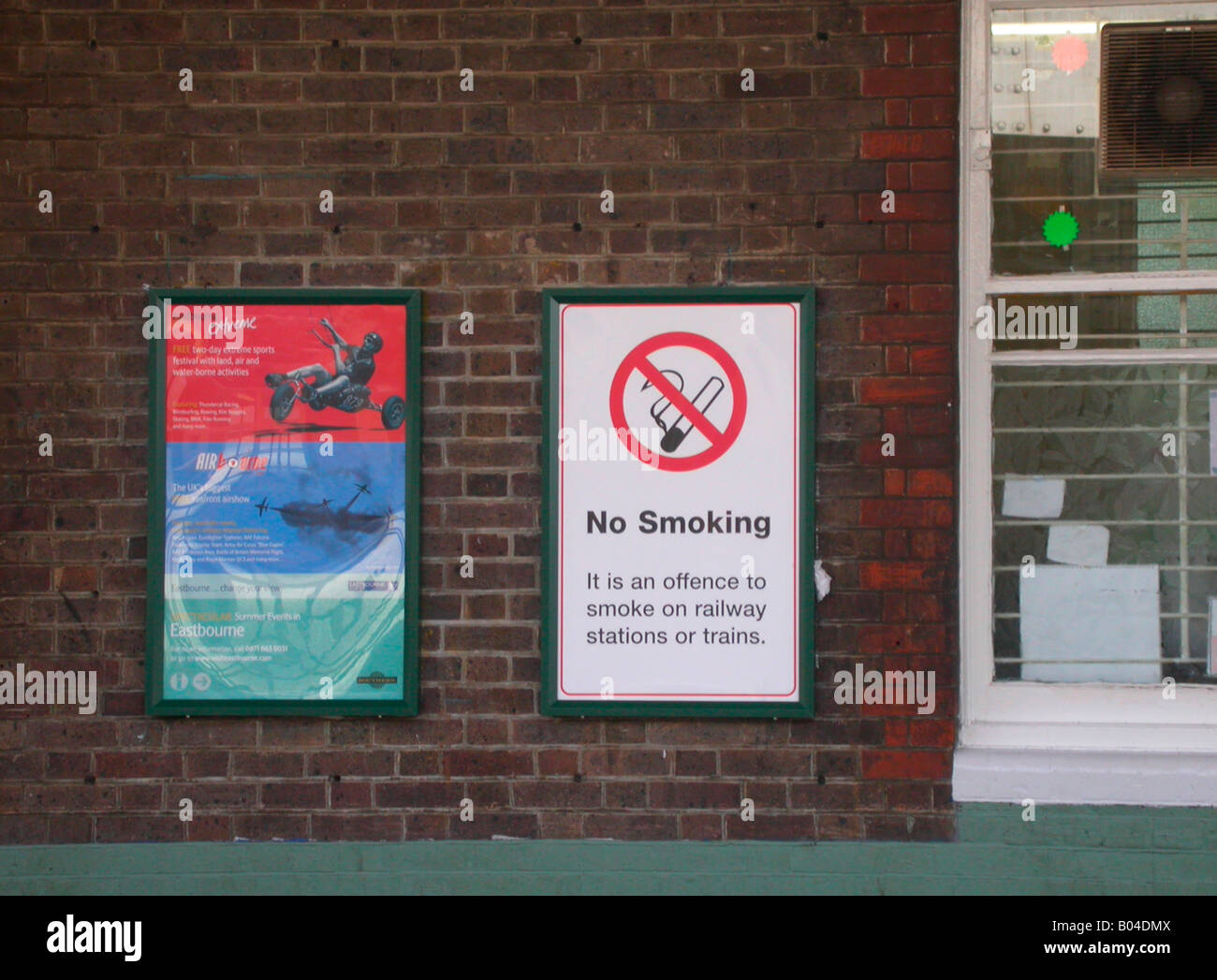 Sign no smoking railway station hi-res stock photography and images - Alamy
