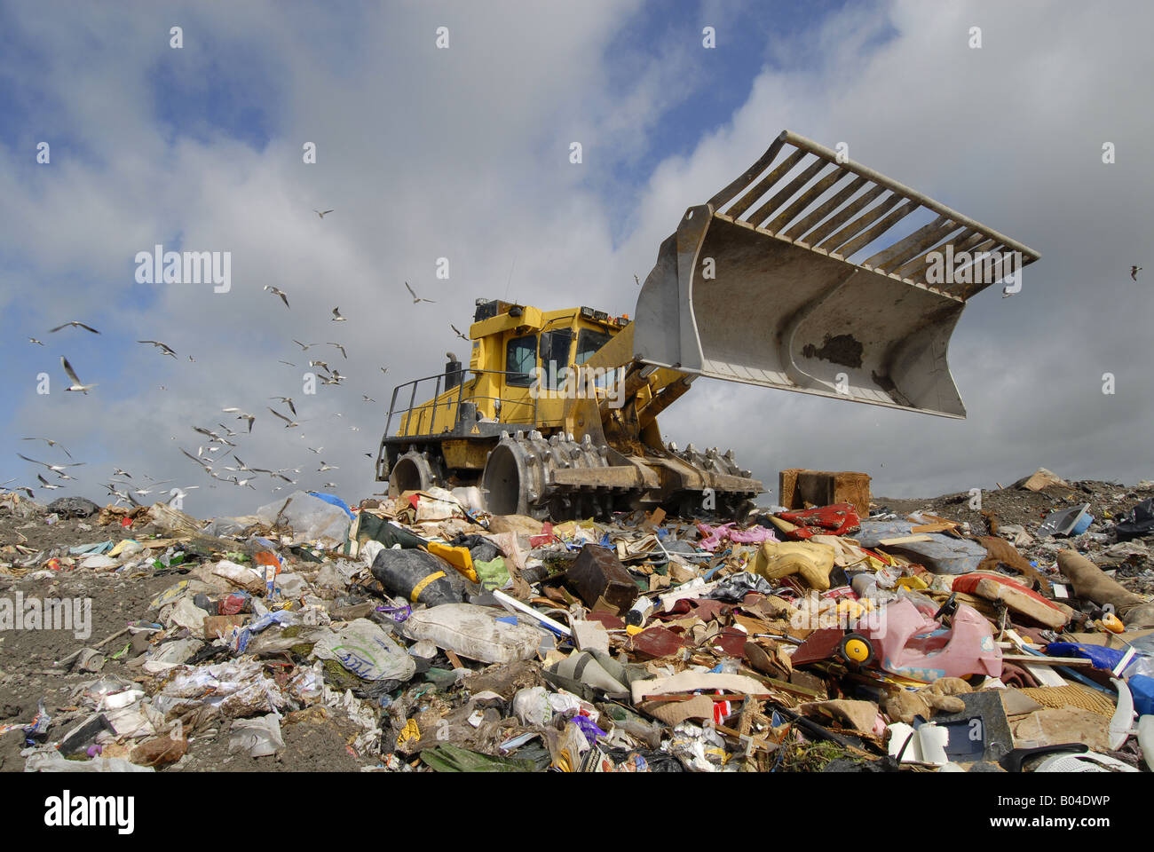 Landfill rubbish hi-res stock photography and images - Alamy