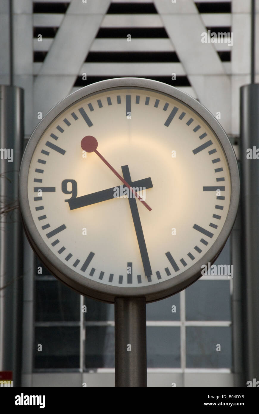 London clock hi-res stock photography and images - Alamy