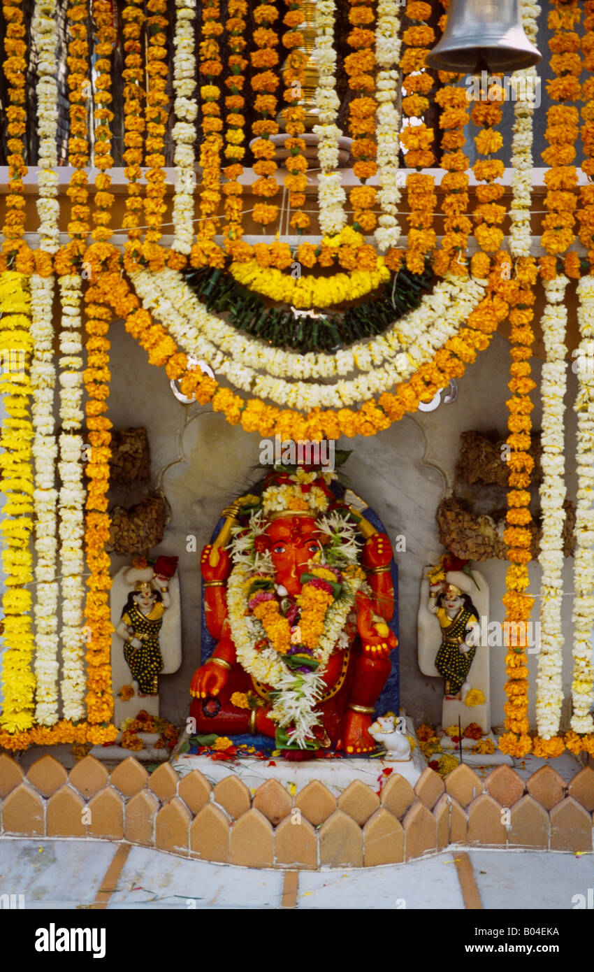 Mumbai India Ganesh Shrine Stock Photo - Alamy