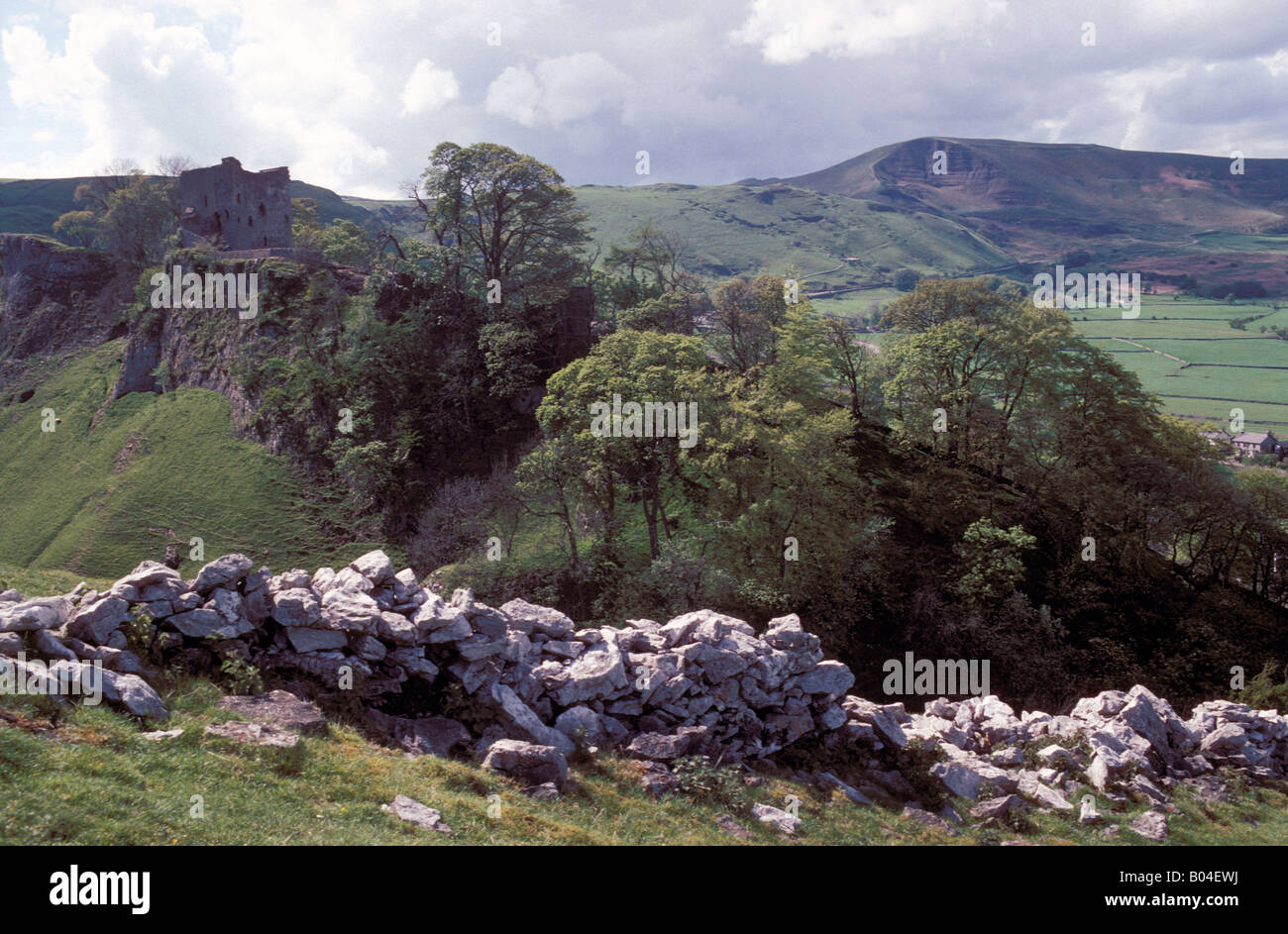 Derbyshire castleton peveril castle keep hi-res stock photography and ...