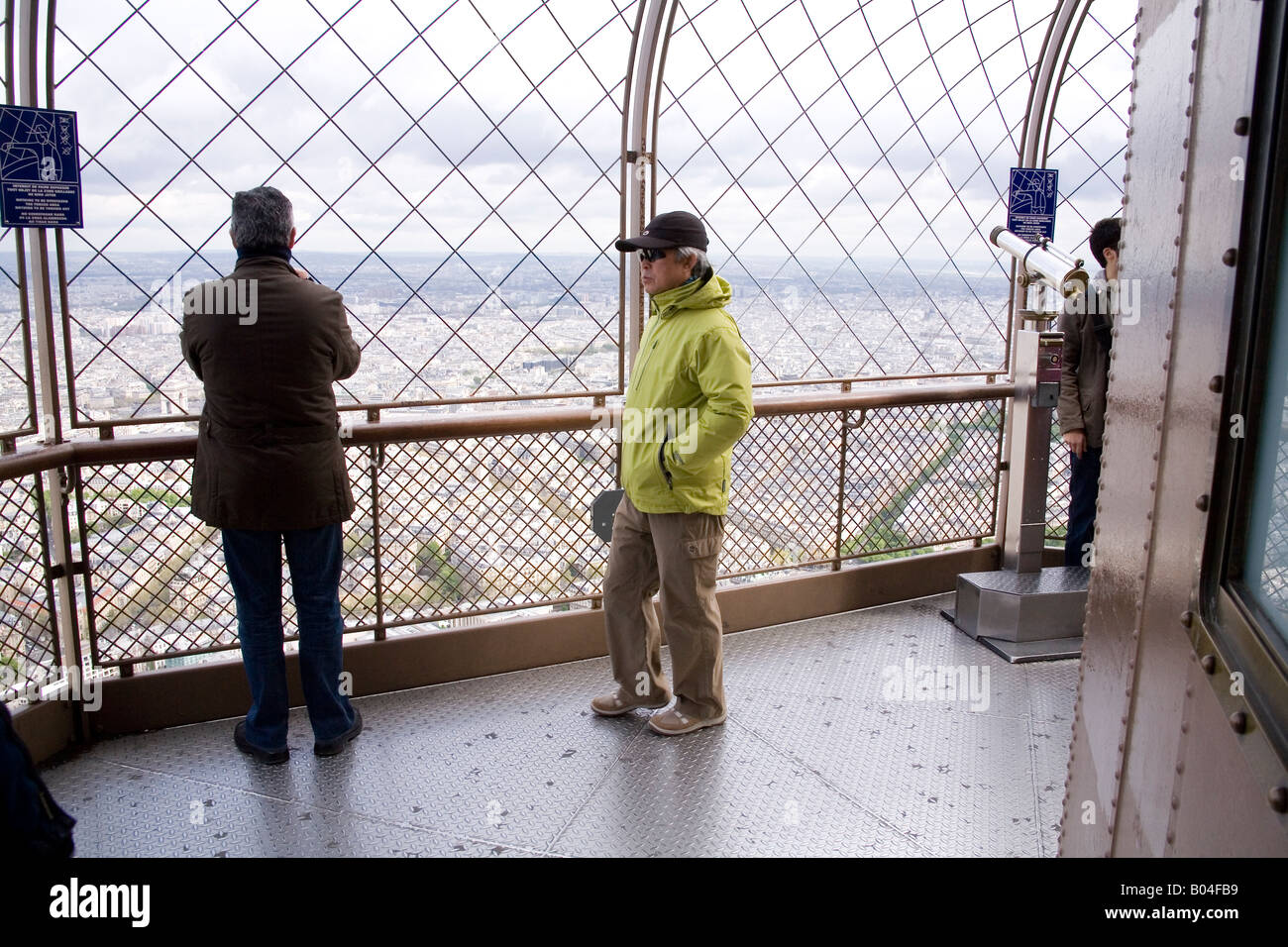 Paris viewing platform hi-res stock photography and images - Alamy