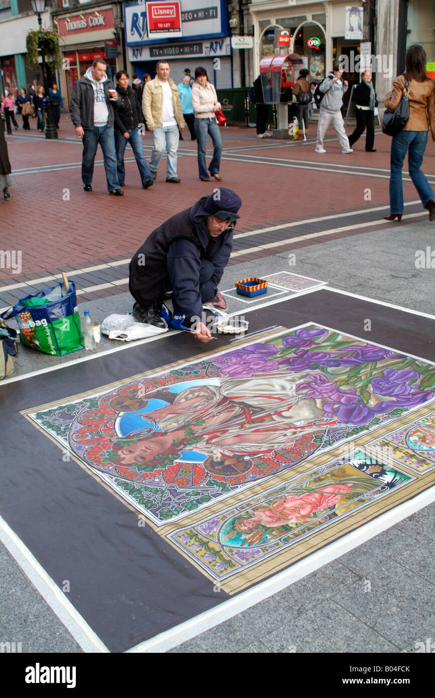 Pavement artist at work hi-res stock photography and images - Alamy