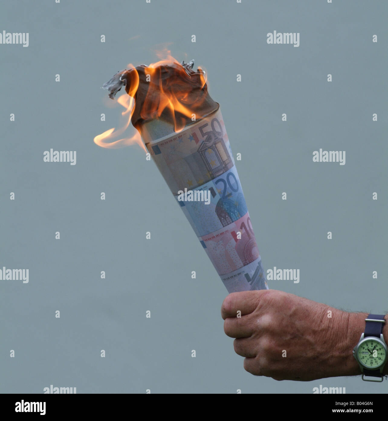Hand burn paper hi-res stock photography and images - Alamy