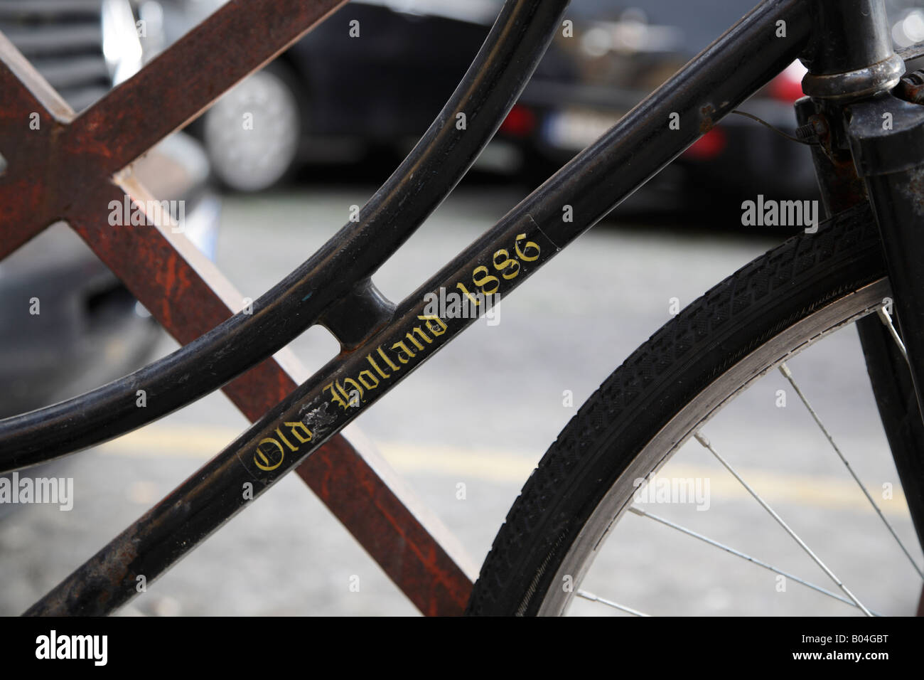 close up of traditional style lady's bicycle frame Stock Photo - Alamy