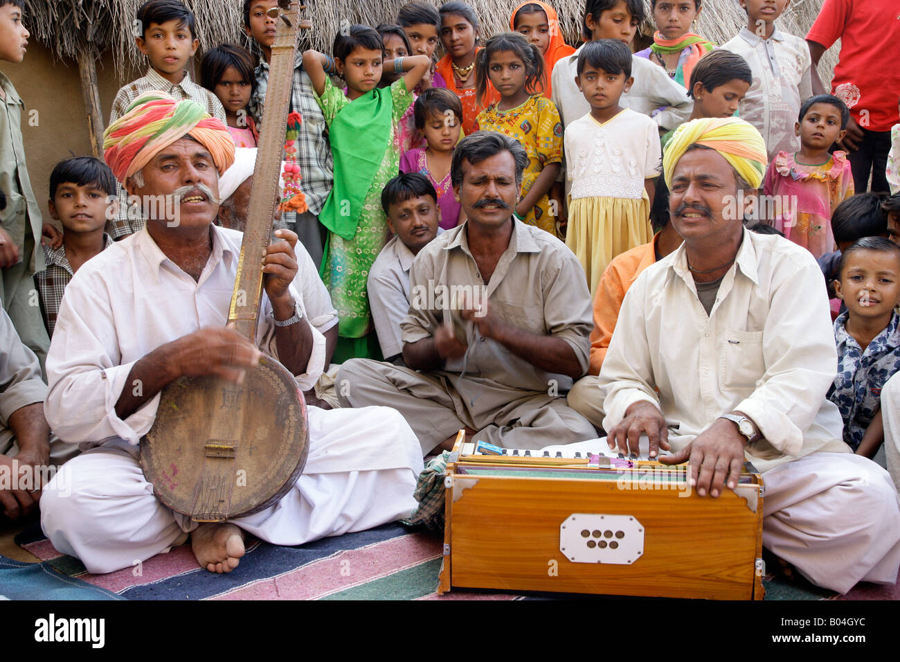Rajasthani musical instruments hi-res stock photography and images - Alamy