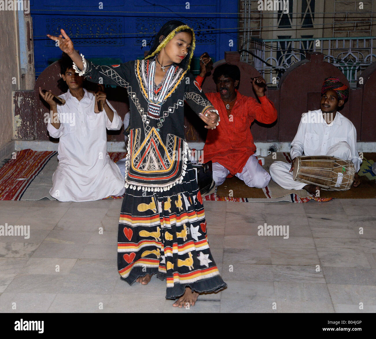 Rajasthani musical instruments hi-res stock photography and images - Alamy