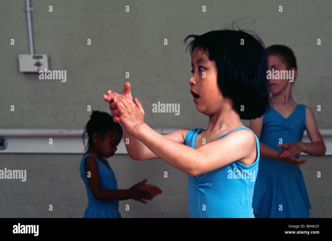 Girl In Junior Ballet Class Stock Photo - Alamy