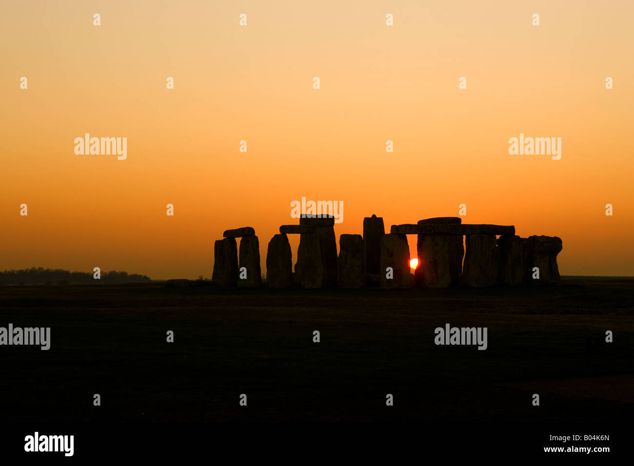 Stonehenge sunset hi-res stock photography and images - Alamy