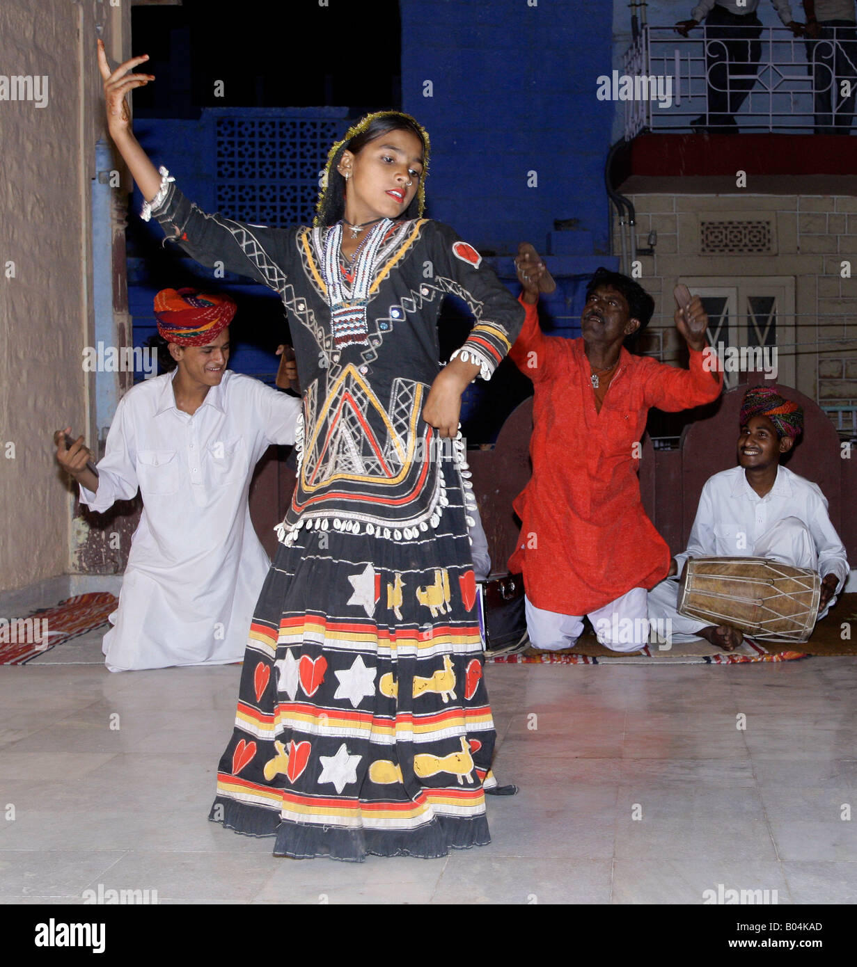 Rajasthani dancer and musicians Stock Photo - Alamy