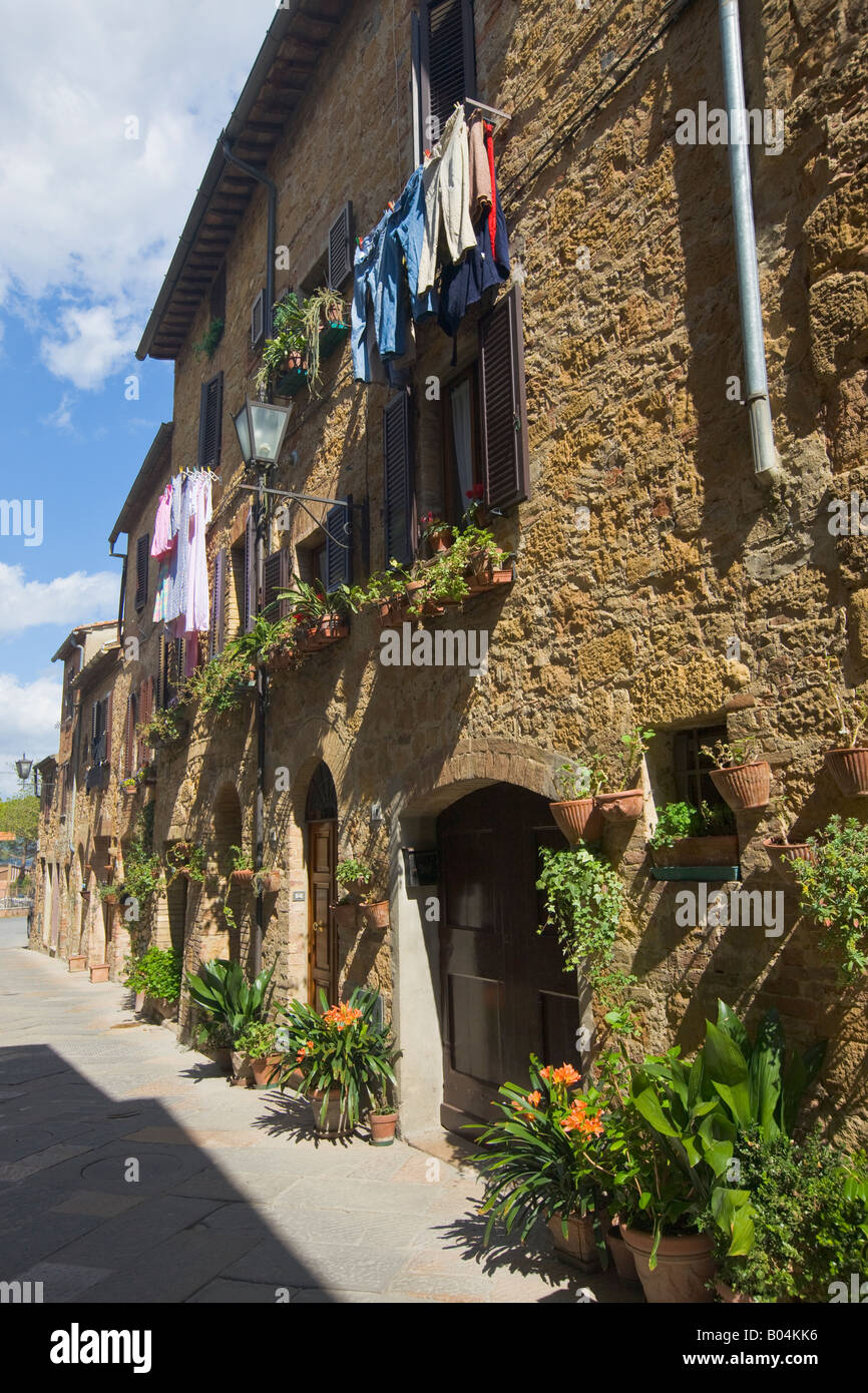 Historic stone built buildings hi-res stock photography and images - Alamy