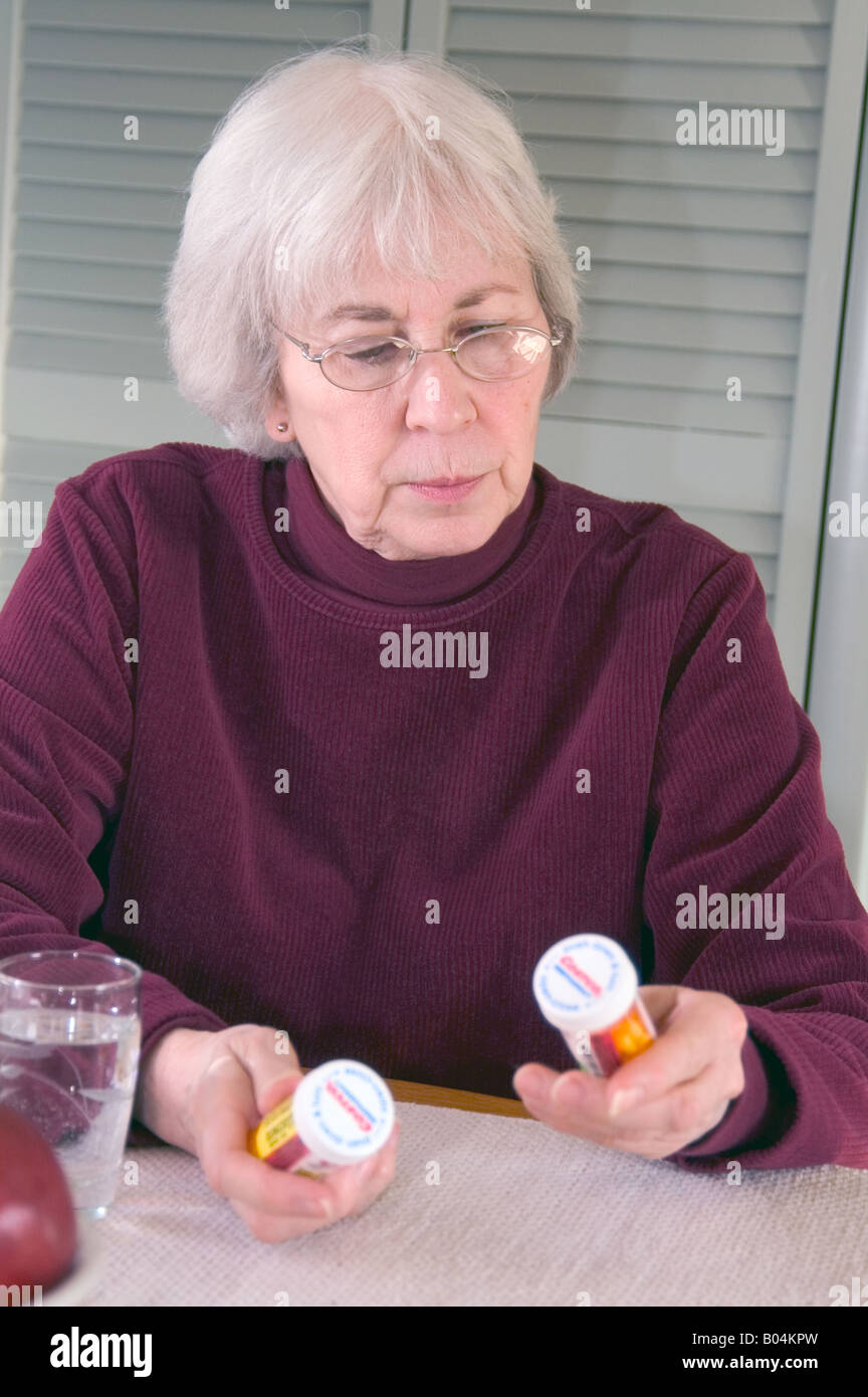 Two prescription bottles hi-res stock photography and images - Alamy