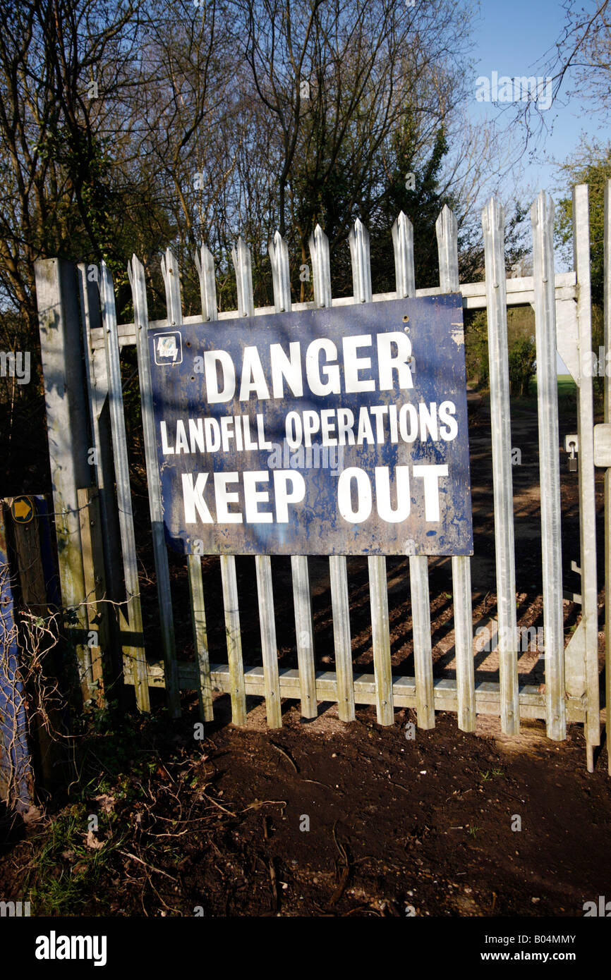 Landfill sign hi-res stock photography and images - Alamy