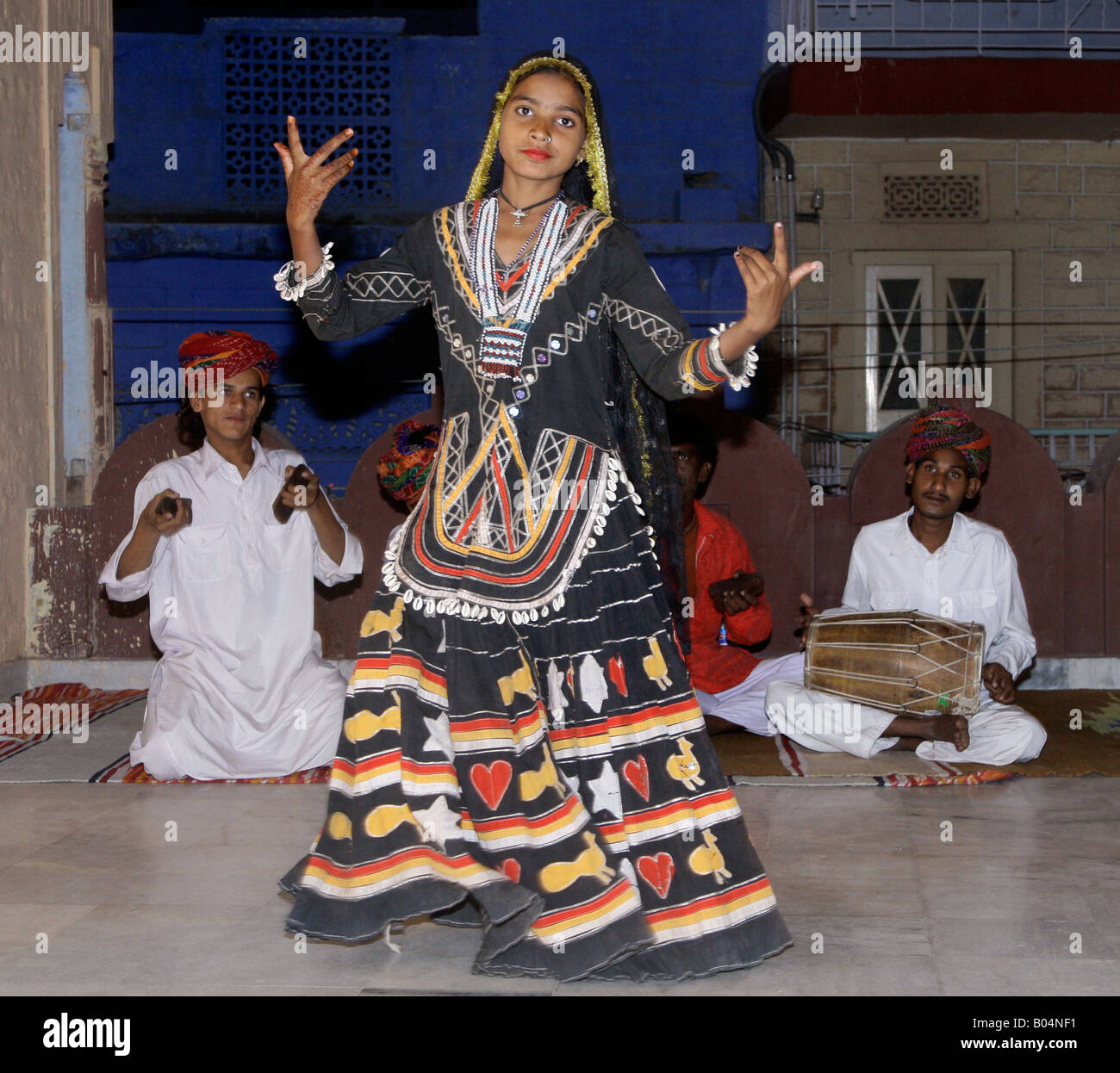 Rajasthani dancer and musicians Stock Photo - Alamy