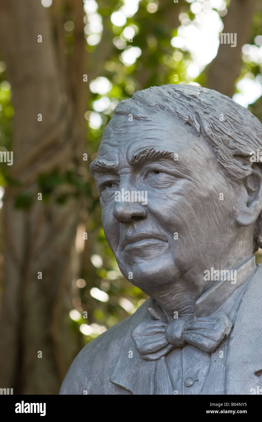 Statue thomas edison hi-res stock photography and images - Alamy