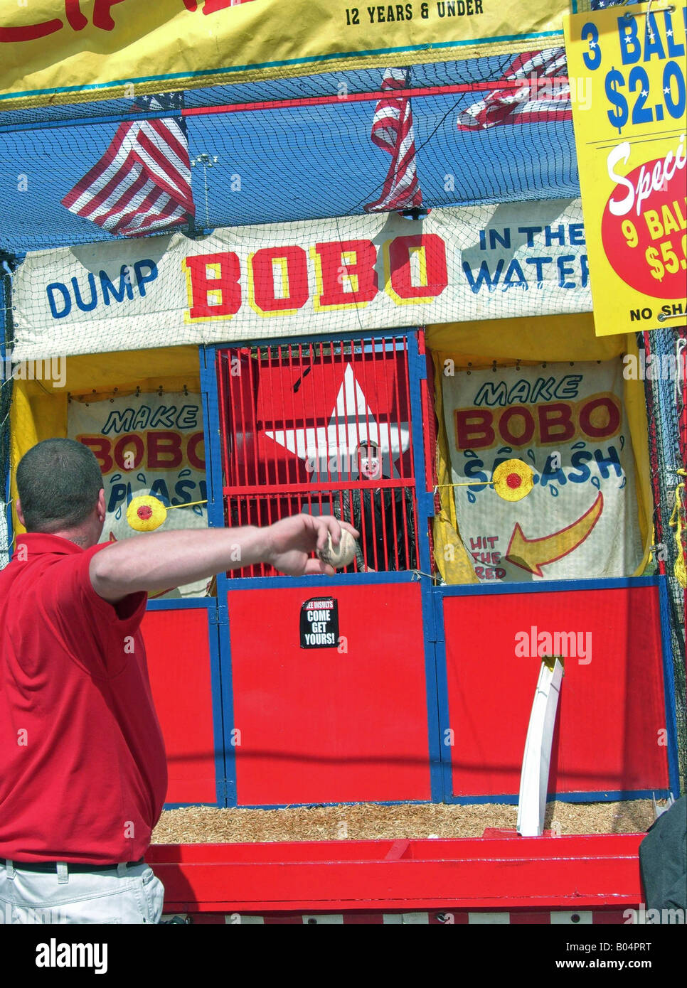 Dunking booth hi-res stock photography and images - Alamy