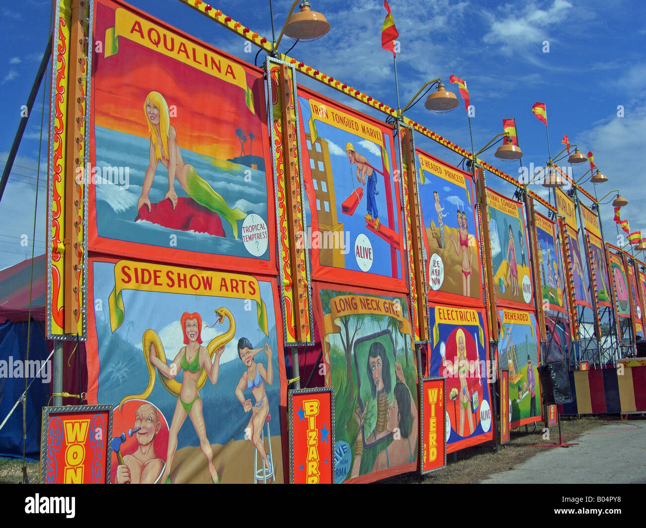 Sideshow carnival hi-res stock photography and images - Alamy