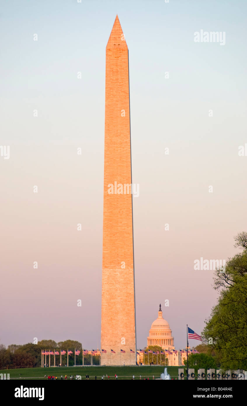 WASHINGTON DC, USA — The Washington Monument, a 555-foot marble obelisk ...