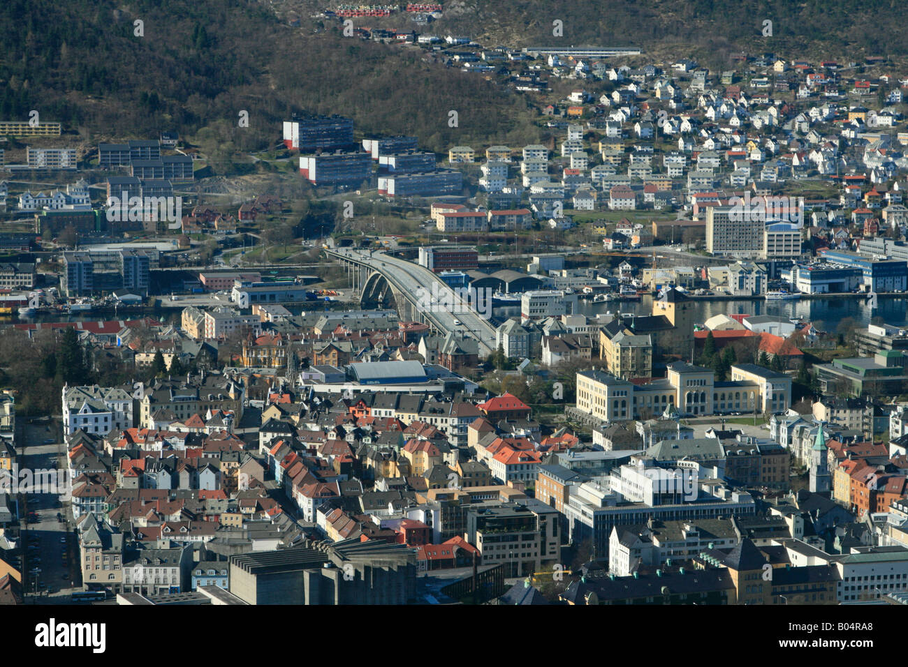 floyen viewpoint The Norwegian city of Bergen, an important cultural ...