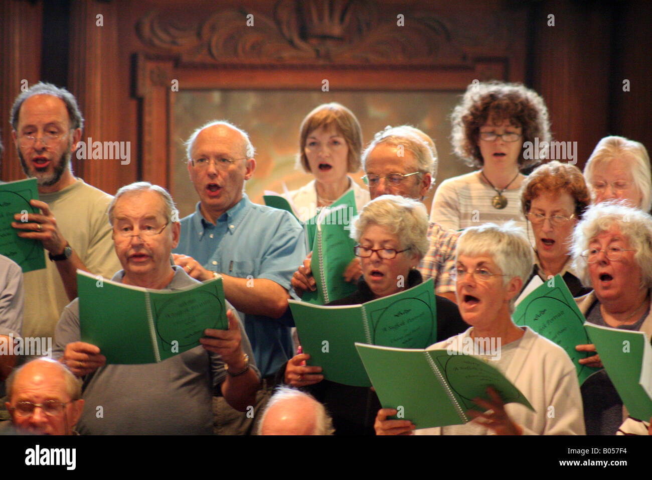 Seniors choir hi-res stock photography and images - Alamy