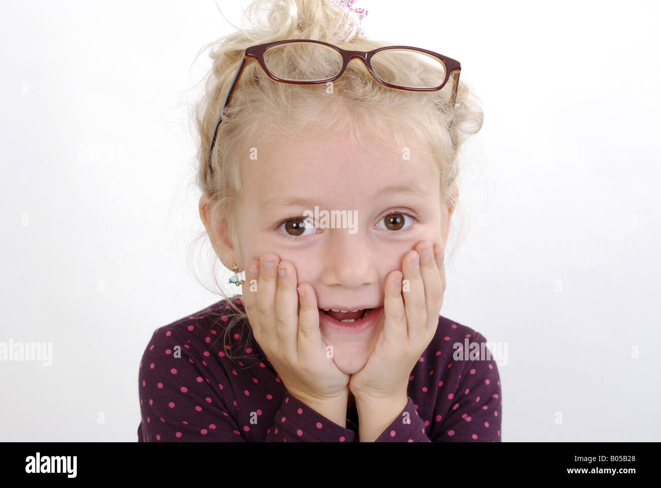 Happy surprised faces of kids hi-res stock photography and images - Alamy