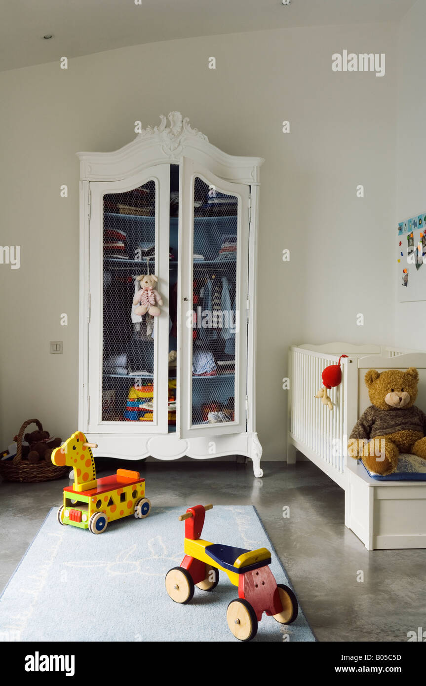 Car wardrobe hi-res stock photography and images - Alamy