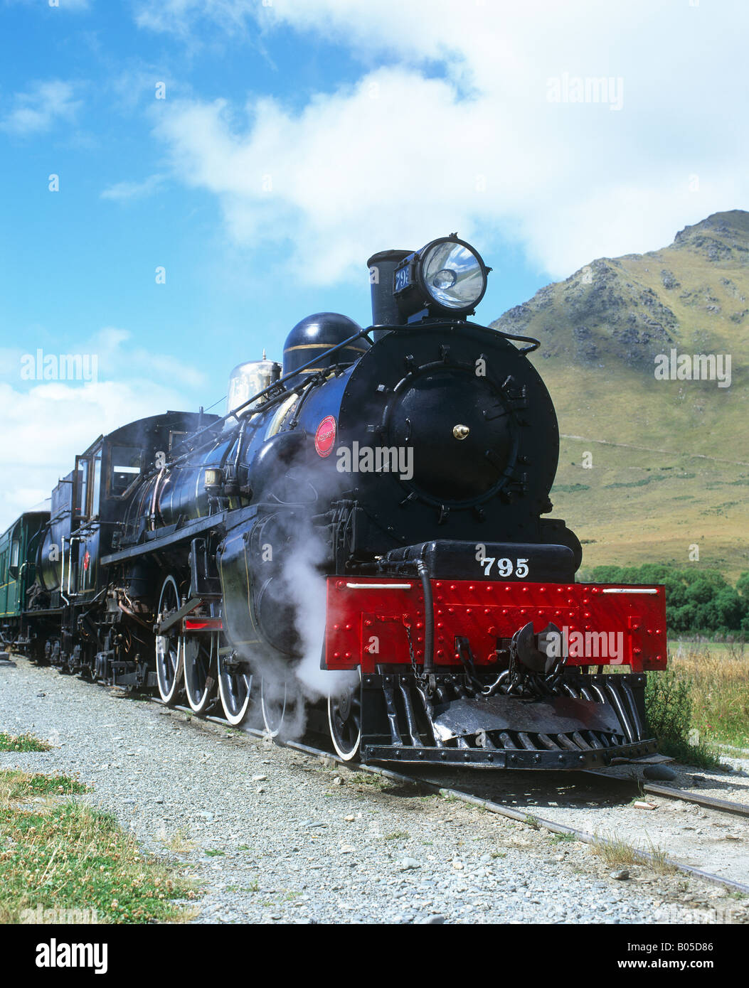 Kingston Flyer Steam Engine, Fairlight station, Otago, New Zealand ...