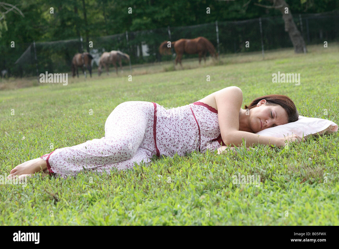 Sleep pillow outside hi-res stock photography and images - Alamy
