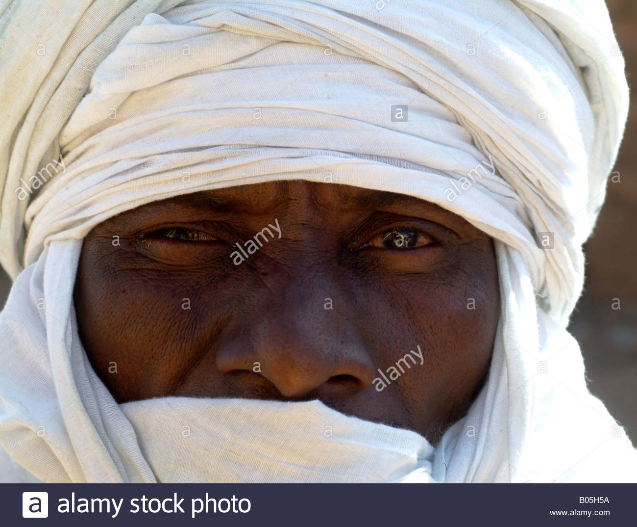 Tuaregs With Traditional Clothing Stock Photos & Tuaregs With ...