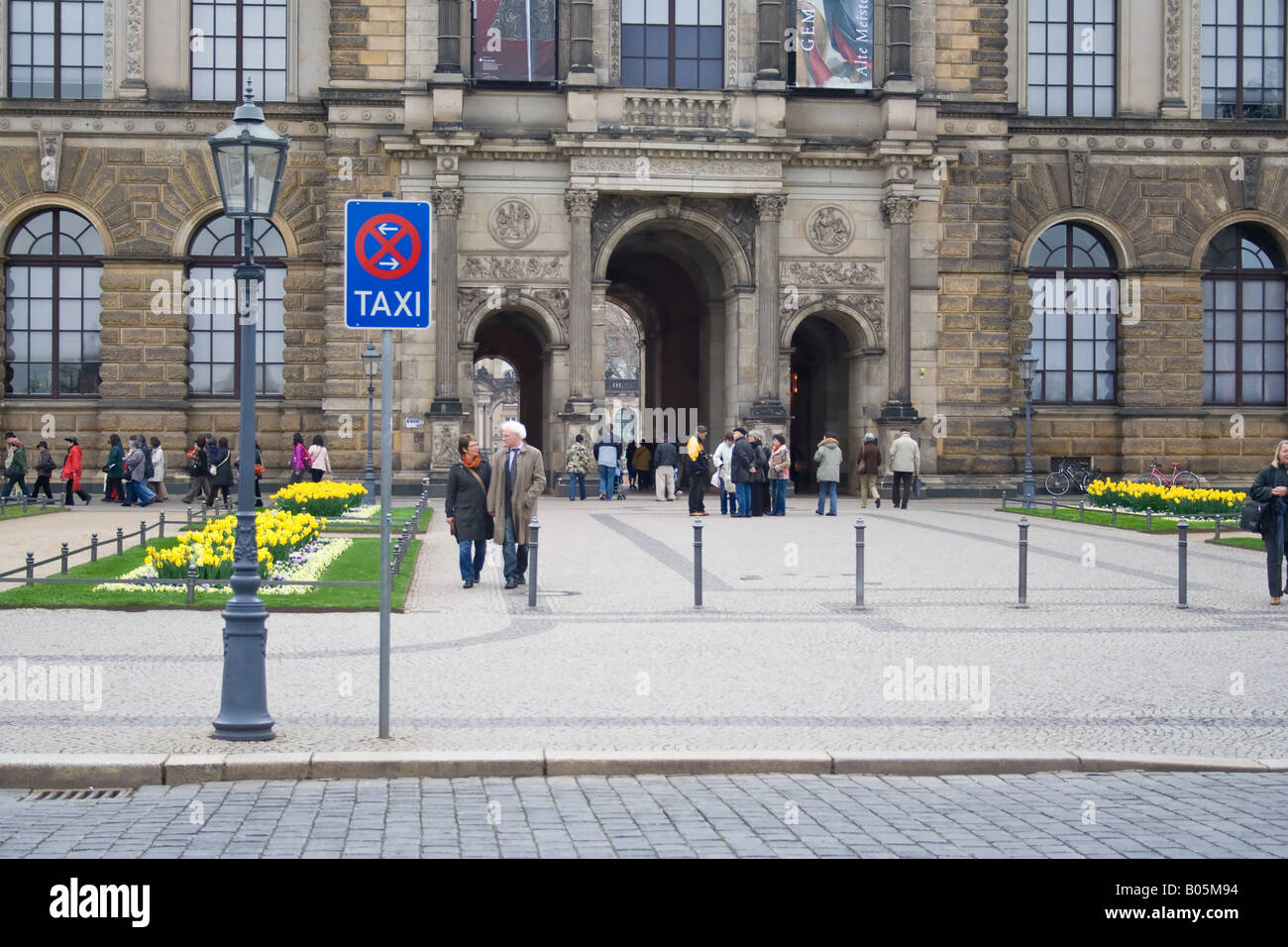 Building large archway flower hi-res stock photography and images - Alamy