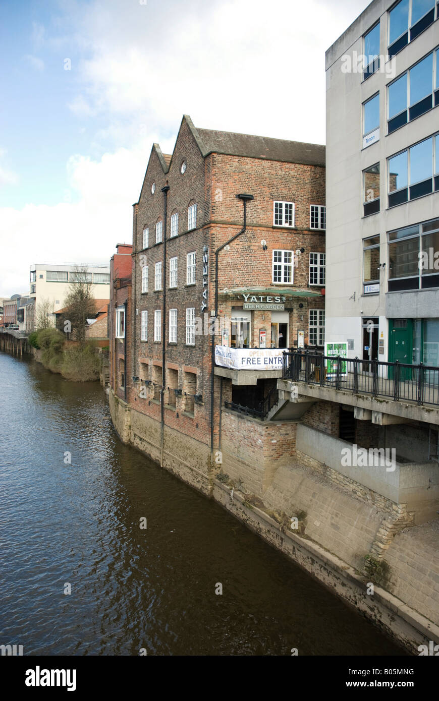 Yates bar hi-res stock photography and images - Alamy