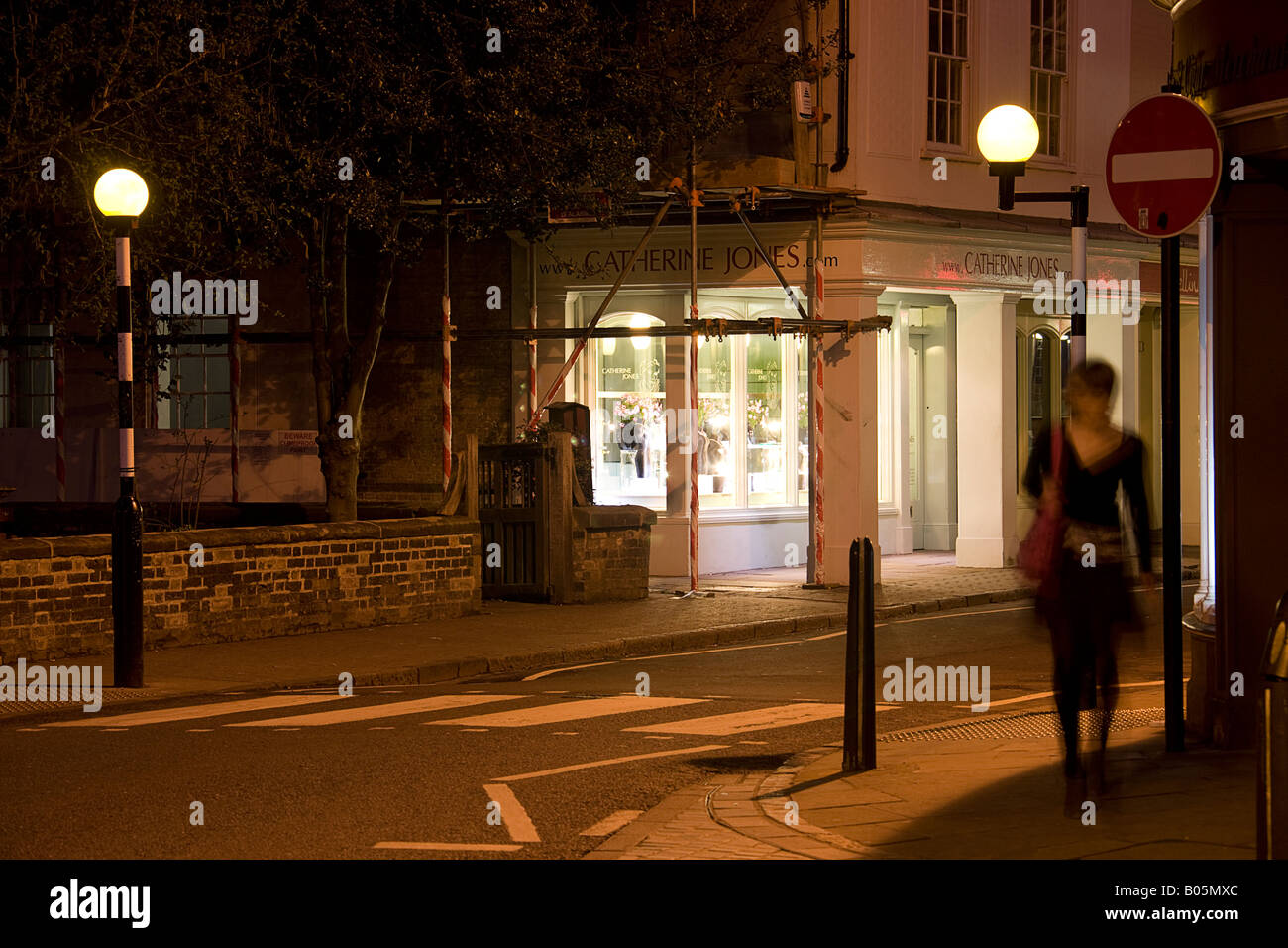 Street corner night hi-res stock photography and images - Alamy
