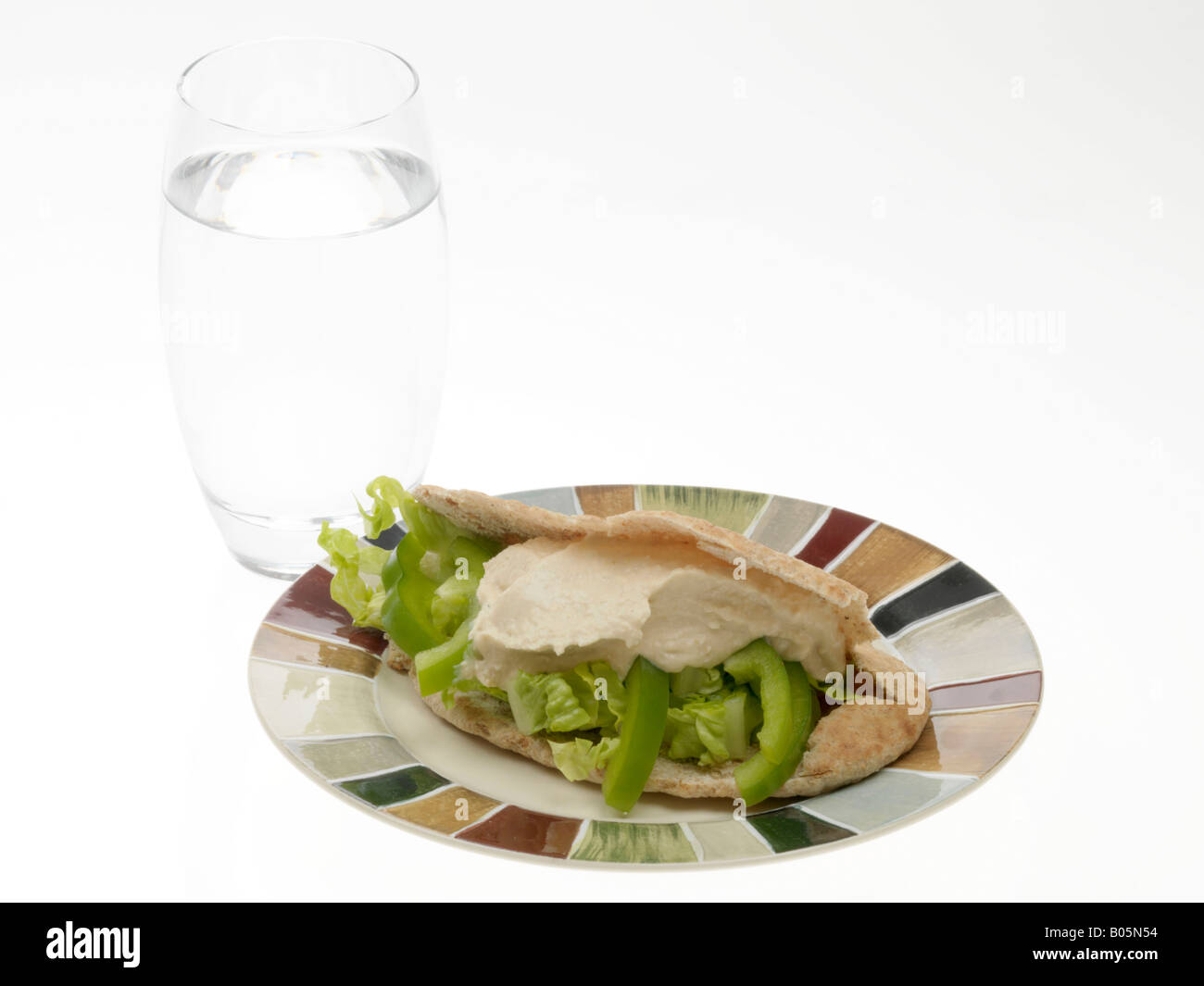 Pitta hummus and salad hi-res stock photography and images - Alamy