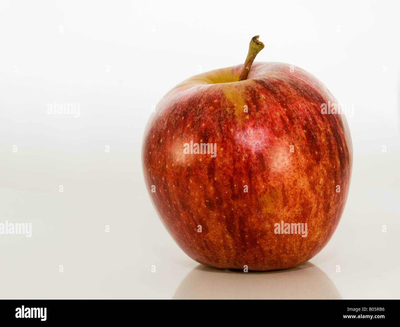 Shiny red apple hi-res stock photography and images - Alamy